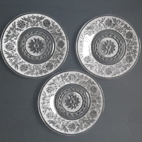 Anchor Hocking | Dining | Anchor Hocking Silver Dining Set With Elegant ...